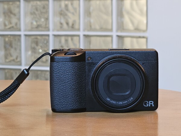 리코 GR3x HDF: 스냅 사진을 위한 최고의 컴팩트 카메라